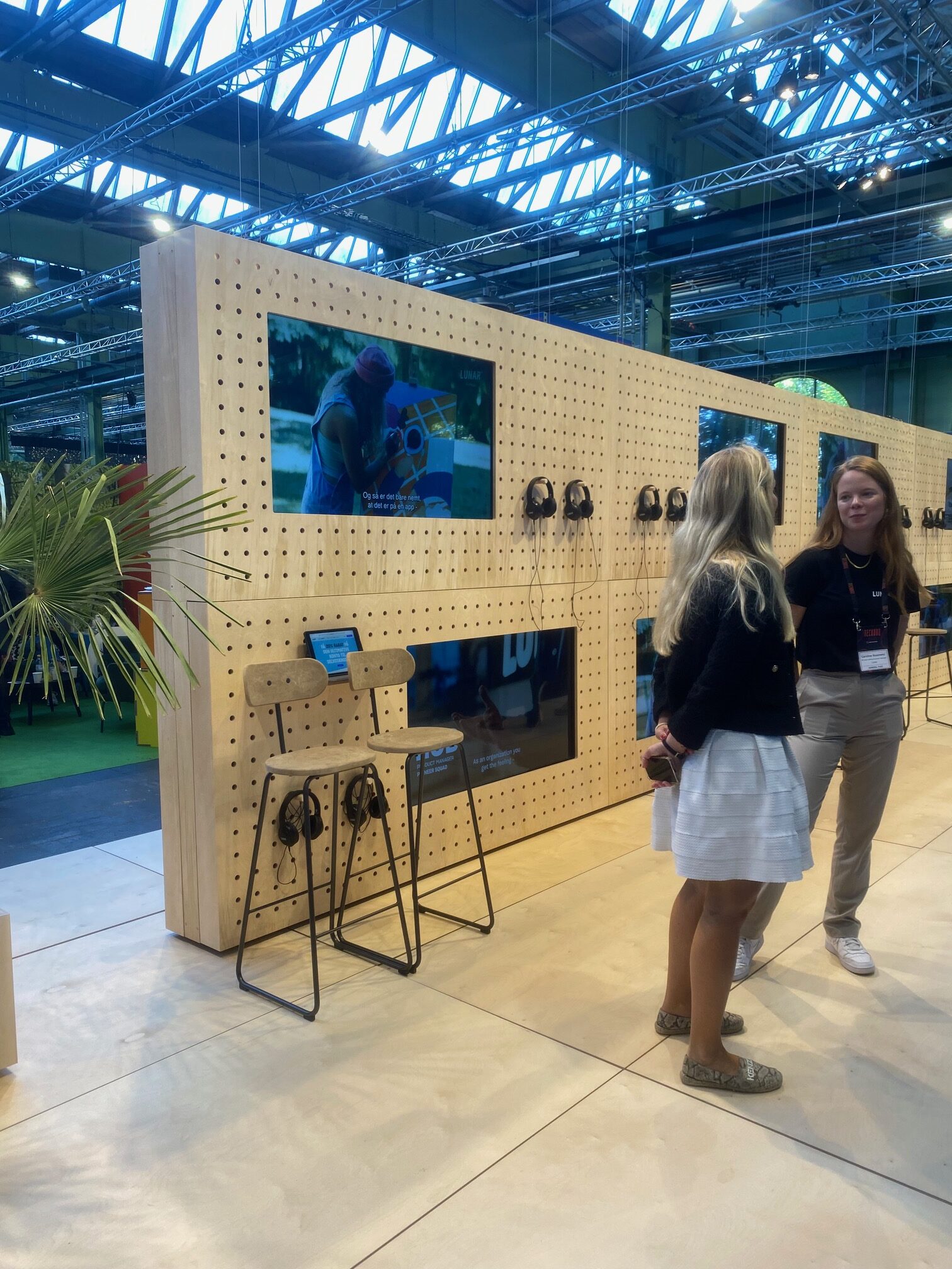 EVA HARLOU - TechBBQ 2022 booth design