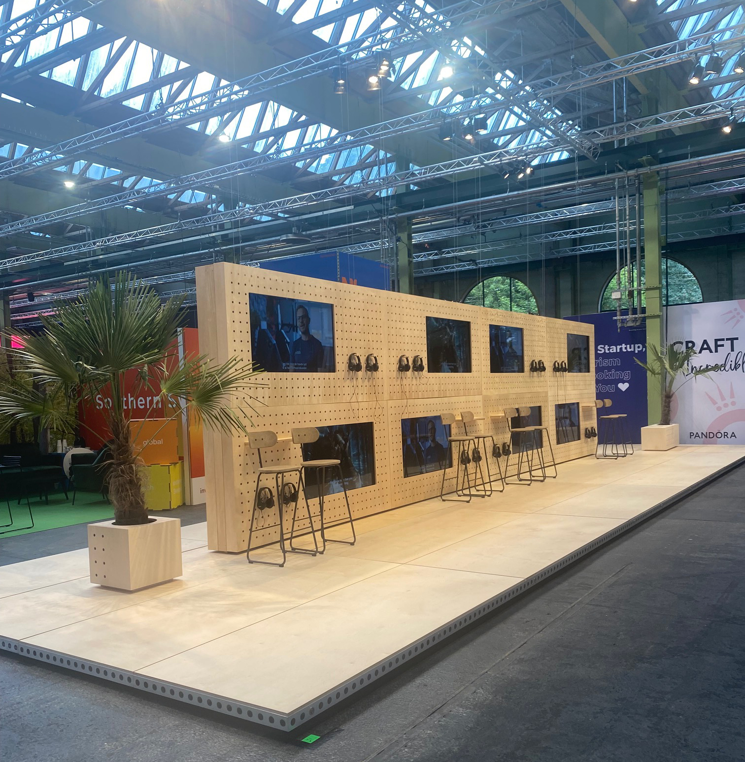 EVA HARLOU - TechBBQ 2022 booth design